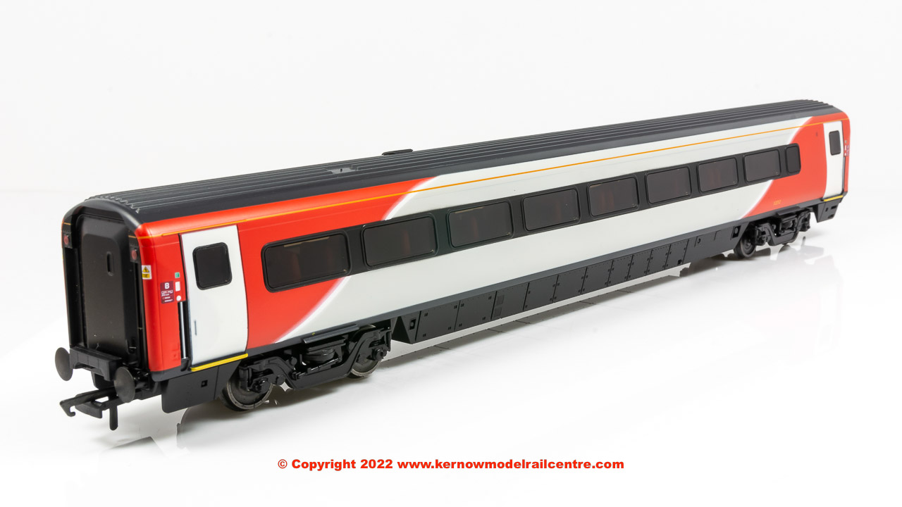 R40192 Hornby Mk4 Open Standard Coach B number 12217 LNER